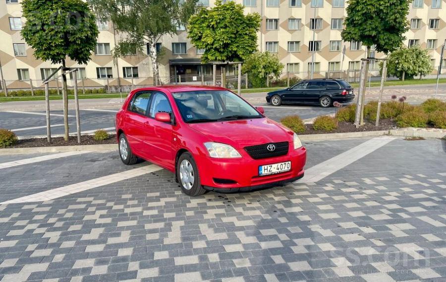 Sarkans Toyota Corolla 2004 Jelgava, ar dzinēja tilpumu 1.60 L un nobraukumu 310 tūkst. km par 1050 €, foto 3 vietnē AUTOMOTO.COM.LV