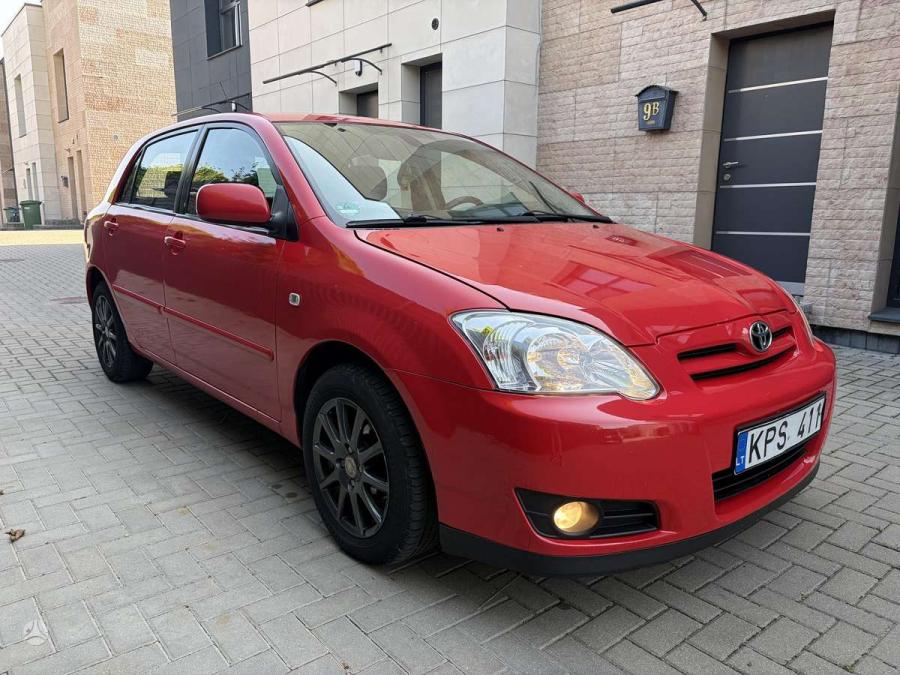 Sarkans Toyota Corolla 2006 Viļņa, ar dzinēja tilpumu 1.60 L un nobraukumu 348 tūkst. km par 3900 €, foto 4 vietnē AUTOMOTO.COM.LV