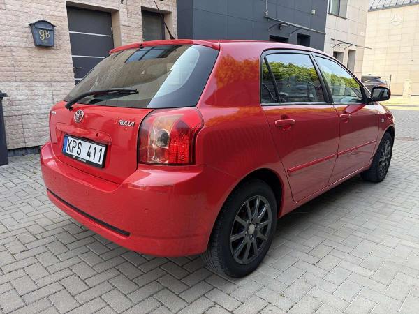 Sarkans Toyota Corolla 2006 Viļņa, ar dzinēja tilpumu 1.60 L un nobraukumu 348 tūkst. km par 3900 €, foto 4 vietnē AUTOMOTO.COM.LV