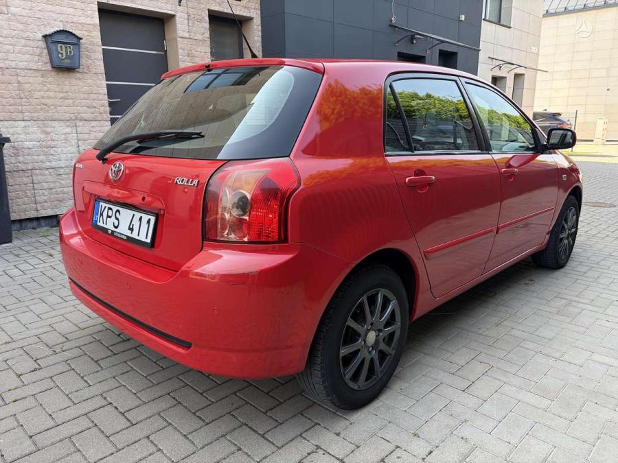 Sarkans Toyota Corolla 2006 Viļņa, ar dzinēja tilpumu 1.60 L un nobraukumu 348 tūkst. km par 3900 €, foto 5 vietnē AUTOMOTO.COM.LV