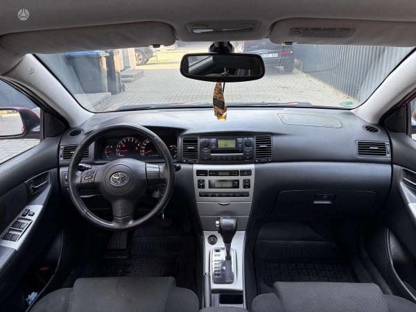 Sarkans Toyota Corolla 2006 Viļņa, ar dzinēja tilpumu 1.60 L un nobraukumu 348 tūkst. km par 3900 €, foto 7 vietnē AUTOMOTO.COM.LV