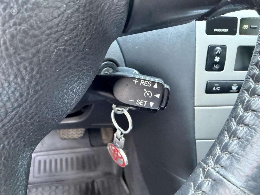 Sarkans Toyota Corolla 2006 Viļņa, ar dzinēja tilpumu 1.60 L un nobraukumu 348 tūkst. km par 3900 €, foto 10 vietnē AUTOMOTO.COM.LV