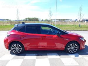 Sarkans Toyota Corolla 2019 Rīga, ar dzinēja tilpumu 1.80 L un nobraukumu 76 tūkst. km par 18500 €, foto  vietnē AUTOMOTO.COM.LV