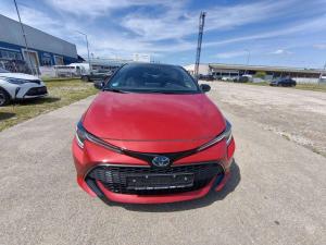 Red Toyota Corolla 2019 in Siauliai, with an engine capacity of 1.80 L and mileage of 81 thousand km for 13900 €, photo 3 on AUTOMOTO.COM.LV