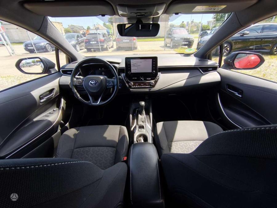 Red Toyota Corolla 2019 in Siauliai, with an engine capacity of 1.80 L and mileage of 81 thousand km for 13900 €, photo 10 on AUTOMOTO.COM.LV