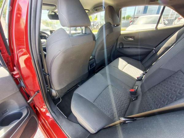 Red Toyota Corolla 2019 in Siauliai, with an engine capacity of 1.80 L and mileage of 81 thousand km for 13900 €, photo 10 on AUTOMOTO.COM.LV