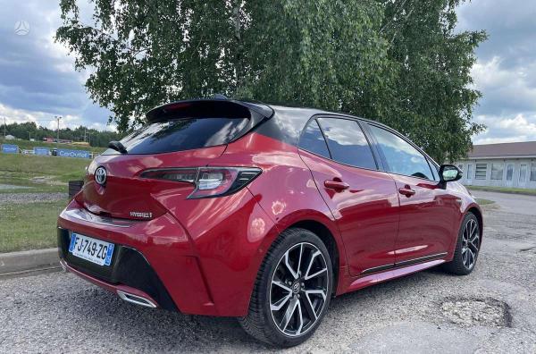 Red Toyota Corolla 2019 in Vilnius, with an engine capacity of 1.99 L and mileage of 153 thousand km for 14950 €, photo 4 on AUTOMOTO.COM.LV