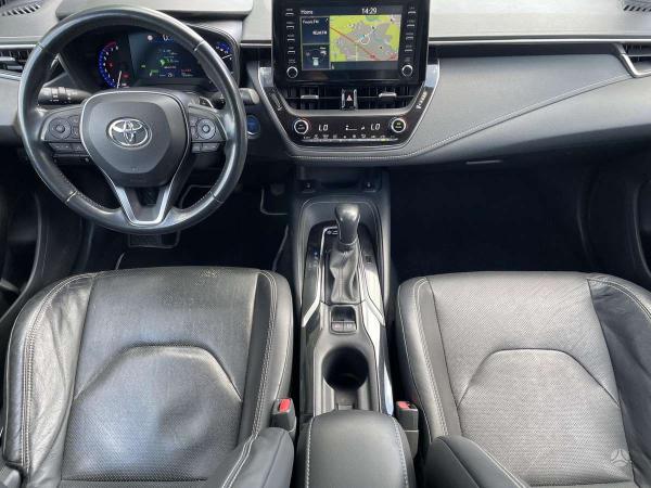 Red Toyota Corolla 2019 in Vilnius, with an engine capacity of 1.99 L and mileage of 153 thousand km for 14950 €, photo 6 on AUTOMOTO.COM.LV