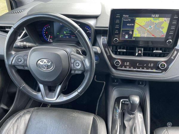 Red Toyota Corolla 2019 in Vilnius, with an engine capacity of 1.99 L and mileage of 153 thousand km for 14950 €, photo 7 on AUTOMOTO.COM.LV
