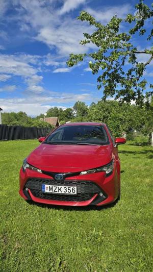 Red Toyota Corolla 2019 in Vilnius, with an engine capacity of 1.80 L and mileage of 62 thousand km for 17300 €, photo 4 on AUTOMOTO.COM.LV