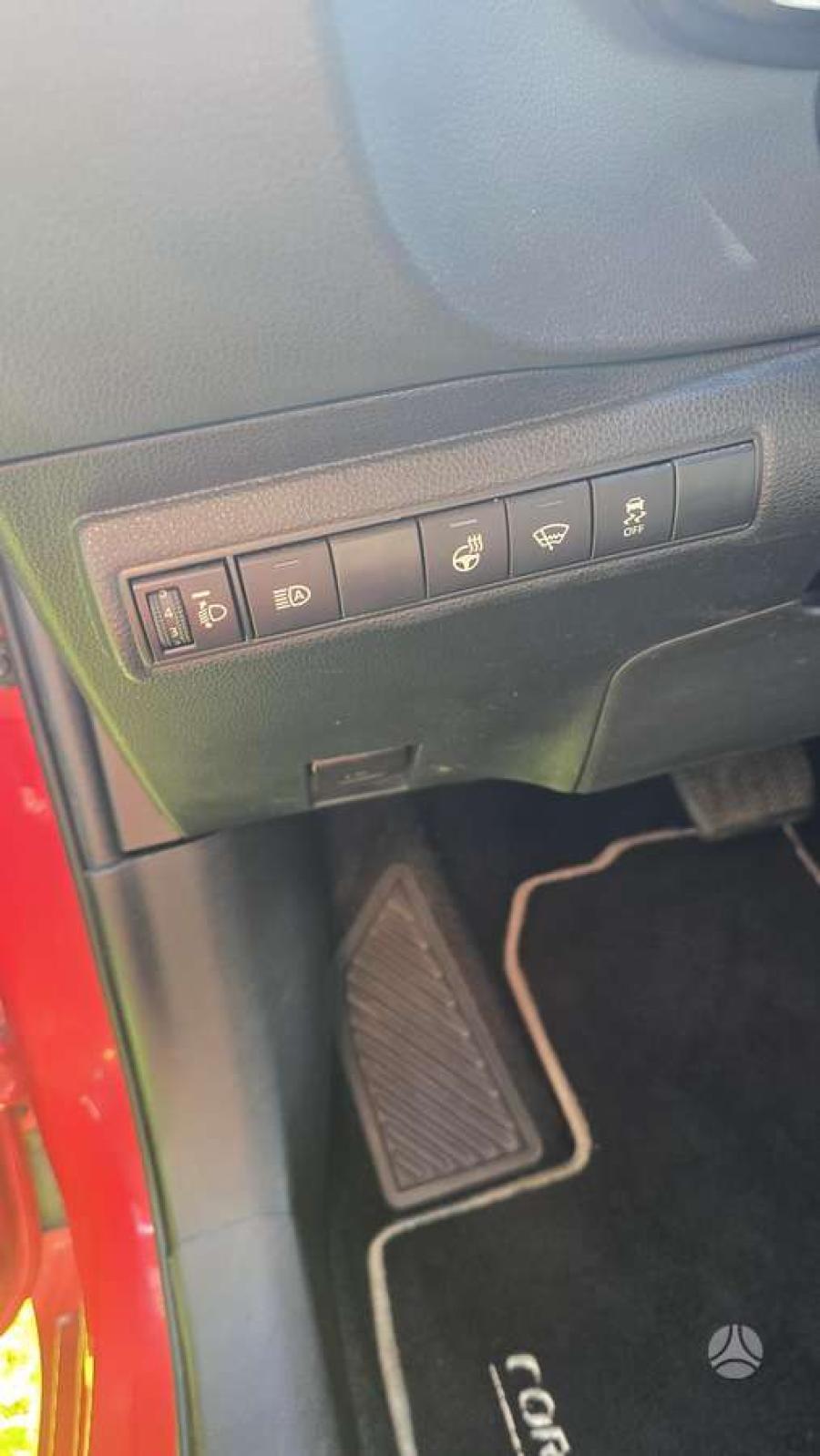 Red Toyota Corolla 2019 in Vilnius, with an engine capacity of 1.80 L and mileage of 62 thousand km for 17300 €, photo 11 on AUTOMOTO.COM.LV