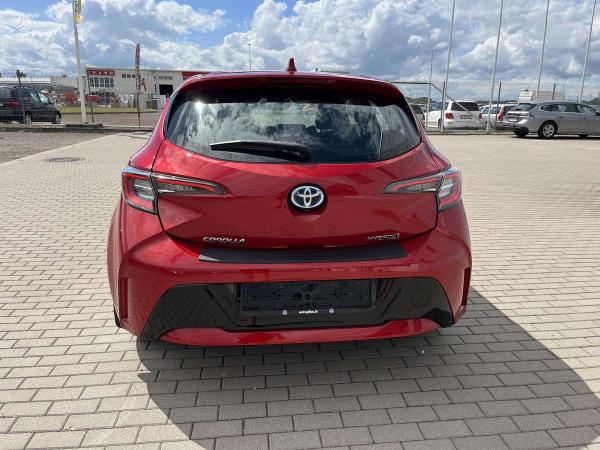 Red Toyota Corolla 2019 in Marijampole, with an engine capacity of 1.80 L and mileage of 216 thousand km for 13900 €, photo 6 on AUTOMOTO.COM.LV