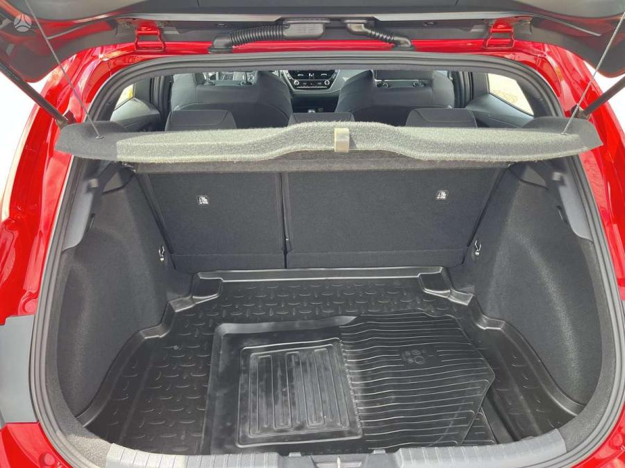 Red Toyota Corolla 2019 in Marijampole, with an engine capacity of 1.80 L and mileage of 216 thousand km for 13900 €, photo 18 on AUTOMOTO.COM.LV
