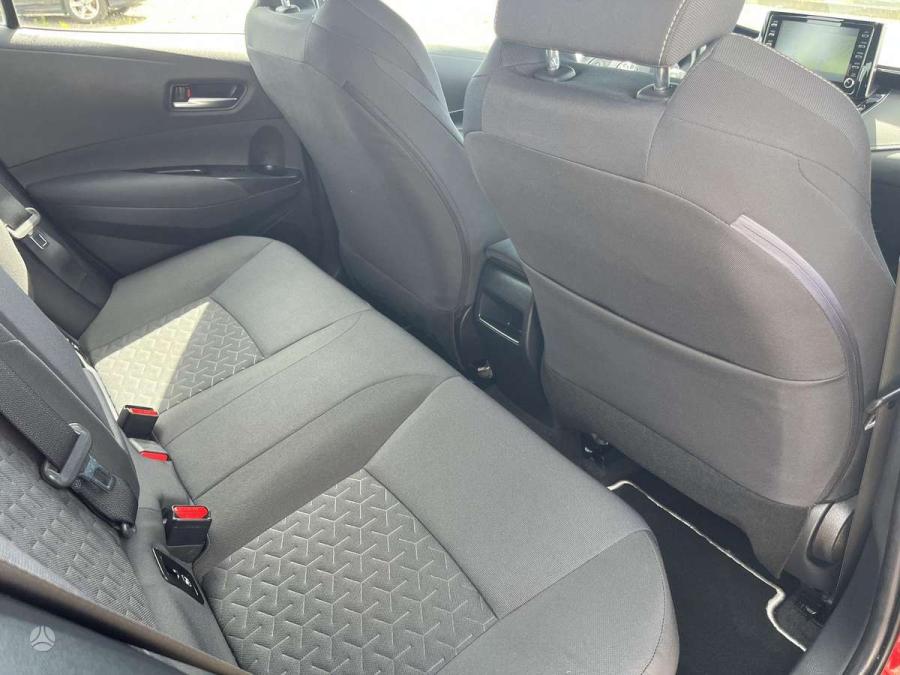 Red Toyota Corolla 2019 in Marijampole, with an engine capacity of 1.80 L and mileage of 216 thousand km for 13900 €, photo 19 on AUTOMOTO.COM.LV
