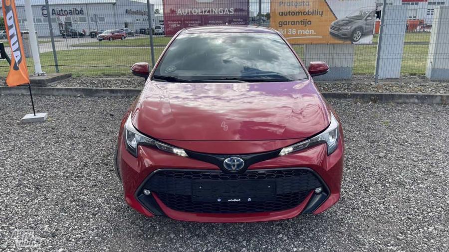 Red Toyota Corolla 2019 in Marijampole, with an engine capacity of 1.80 L and mileage of 216 thousand km for 13900 €, photo 3 on AUTOMOTO.COM.LV