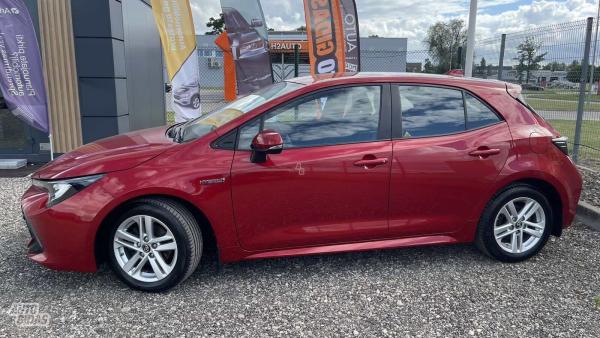 Red Toyota Corolla 2019 in Marijampole, with an engine capacity of 1.80 L and mileage of 216 thousand km for 13900 €, photo 6 on AUTOMOTO.COM.LV