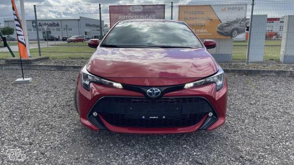 Red Toyota Corolla 2019 in Marijampole, with an engine capacity of 1.80 L and mileage of 216 thousand km for 13900 €, photo 7 on AUTOMOTO.COM.LV