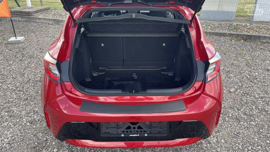 Red Toyota Corolla 2019 in Marijampole, with an engine capacity of 1.80 L and mileage of 216 thousand km for 13900 €, photo 12 on AUTOMOTO.COM.LV