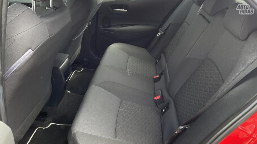 Red Toyota Corolla 2019 in Marijampole, with an engine capacity of 1.80 L and mileage of 216 thousand km for 13900 €, photo 14 on AUTOMOTO.COM.LV