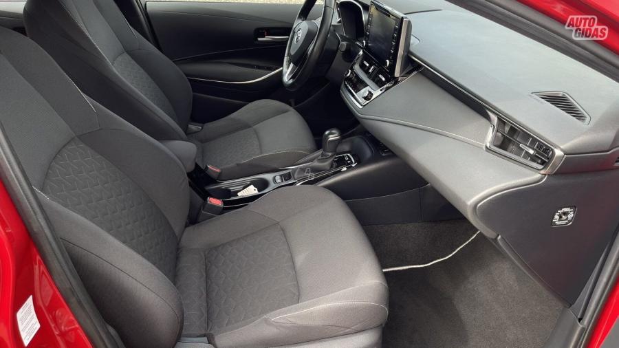 Red Toyota Corolla 2019 in Marijampole, with an engine capacity of 1.80 L and mileage of 216 thousand km for 13900 €, photo 19 on AUTOMOTO.COM.LV