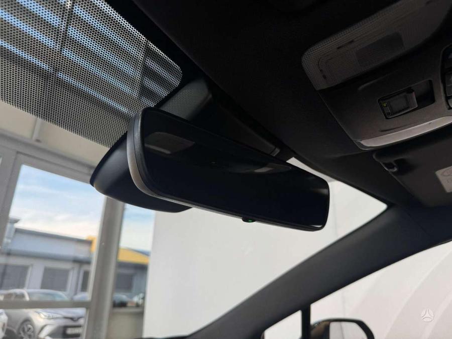 Sarkans Toyota Corolla 2019 Šauļi, ar dzinēja tilpumu 1.80 L un nobraukumu 82 tūkst. km par 18900 €, foto 11 vietnē AUTOMOTO.COM.LV