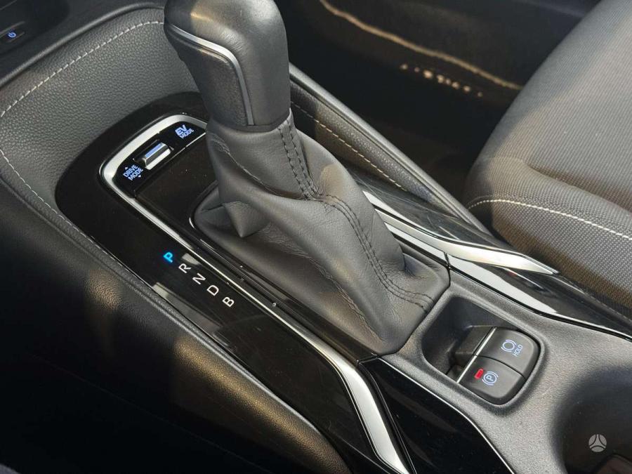 Sarkans Toyota Corolla 2019 Šauļi, ar dzinēja tilpumu 1.80 L un nobraukumu 82 tūkst. km par 18900 €, foto 16 vietnē AUTOMOTO.COM.LV