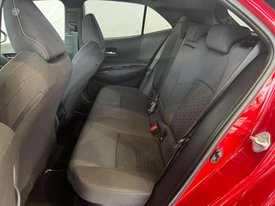 Sarkans Toyota Corolla 2019 Šauļi, ar dzinēja tilpumu 1.80 L un nobraukumu 82 tūkst. km par 18900 €, foto 17 vietnē AUTOMOTO.COM.LV