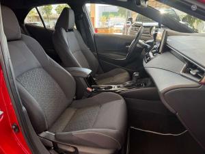 Sarkans Toyota Corolla 2019 Šauļi, ar dzinēja tilpumu 1.80 L un nobraukumu 82 tūkst. km par 18900 €, foto 23 vietnē AUTOMOTO.COM.LV
