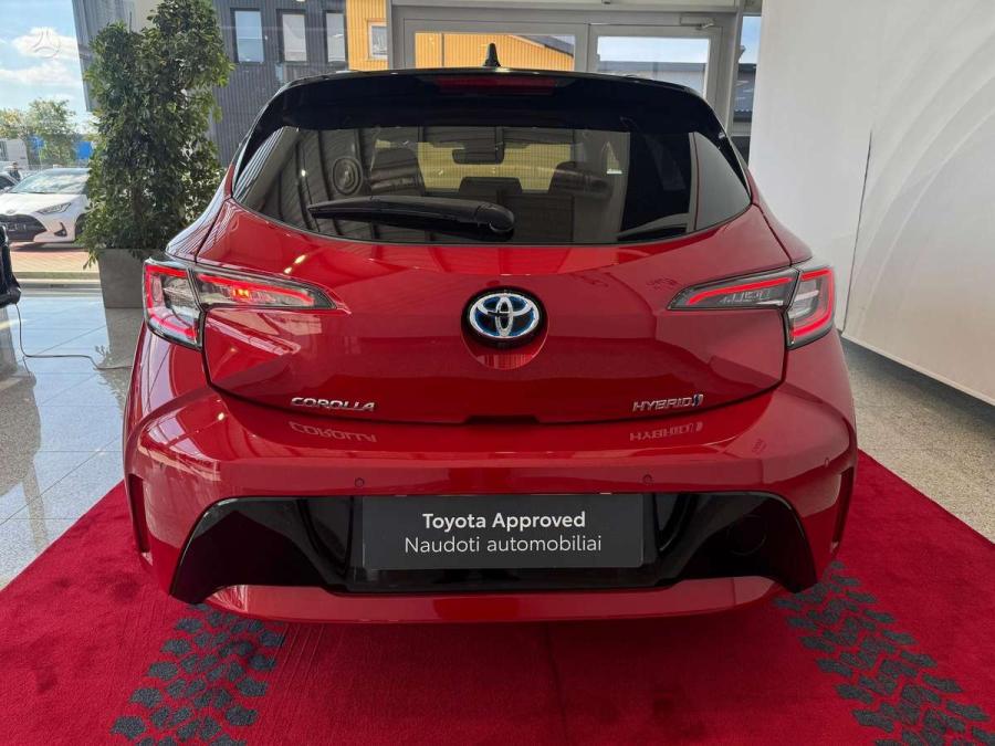 Sarkans Toyota Corolla 2019 Šauļi, ar dzinēja tilpumu 1.80 L un nobraukumu 82 tūkst. km par 18900 €, foto 32 vietnē AUTOMOTO.COM.LV