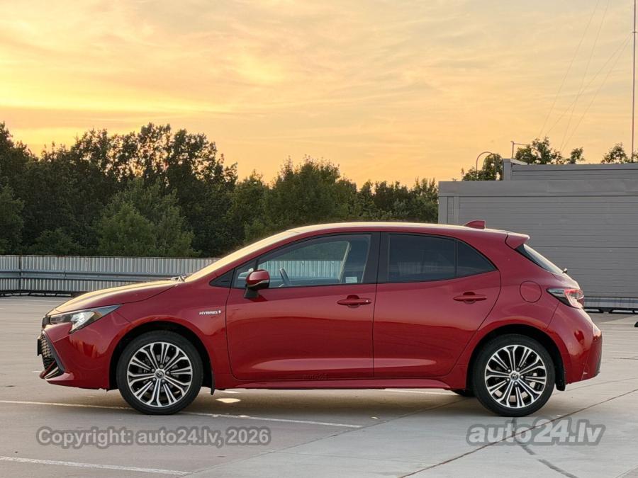 Red Toyota Corolla 2019 in Tallinn, with an engine capacity of 1.80 L and mileage of 36 thousand km for 18200 €, photo 4 on AUTOMOTO.COM.LV