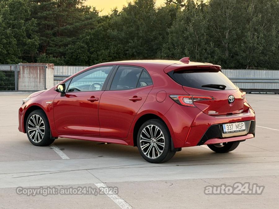 Red Toyota Corolla 2019 in Tallinn, with an engine capacity of 1.80 L and mileage of 36 thousand km for 18200 €, photo 5 on AUTOMOTO.COM.LV