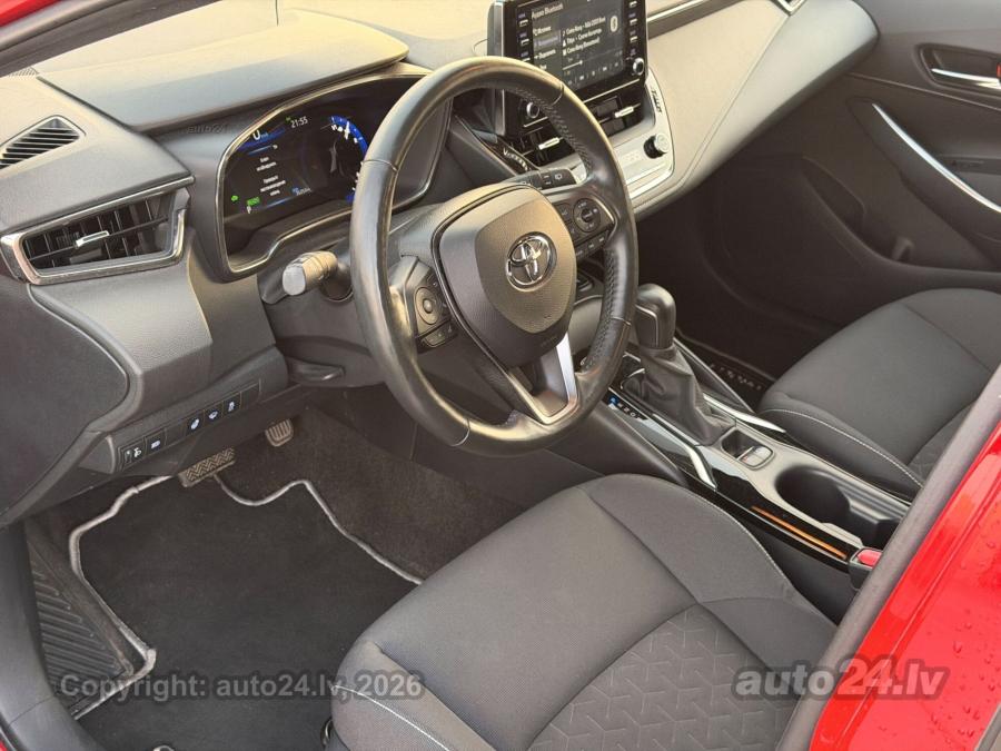 Red Toyota Corolla 2019 in Tallinn, with an engine capacity of 1.80 L and mileage of 36 thousand km for 18200 €, photo 10 on AUTOMOTO.COM.LV