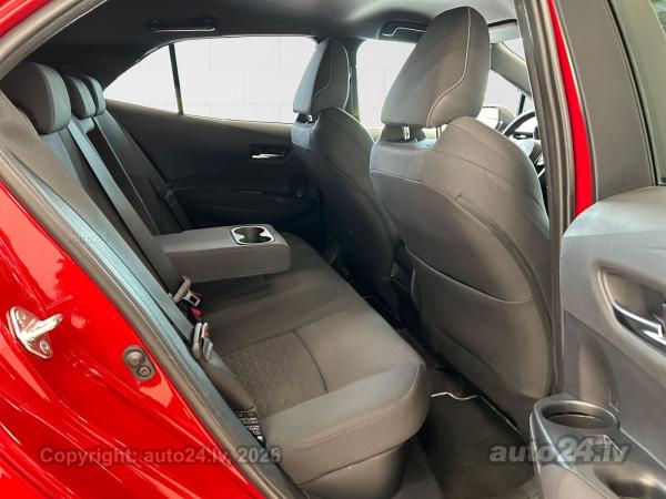 Red Toyota Corolla 2019 in Parnu, with an engine capacity of 1.80 L and mileage of 36 thousand km for 18500 €, photo 7 on AUTOMOTO.COM.LV