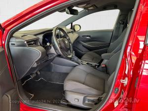 Red Toyota Corolla 2019 in Parnu, with an engine capacity of 1.80 L and mileage of 36 thousand km for 18500 €, photo 12 on AUTOMOTO.COM.LV