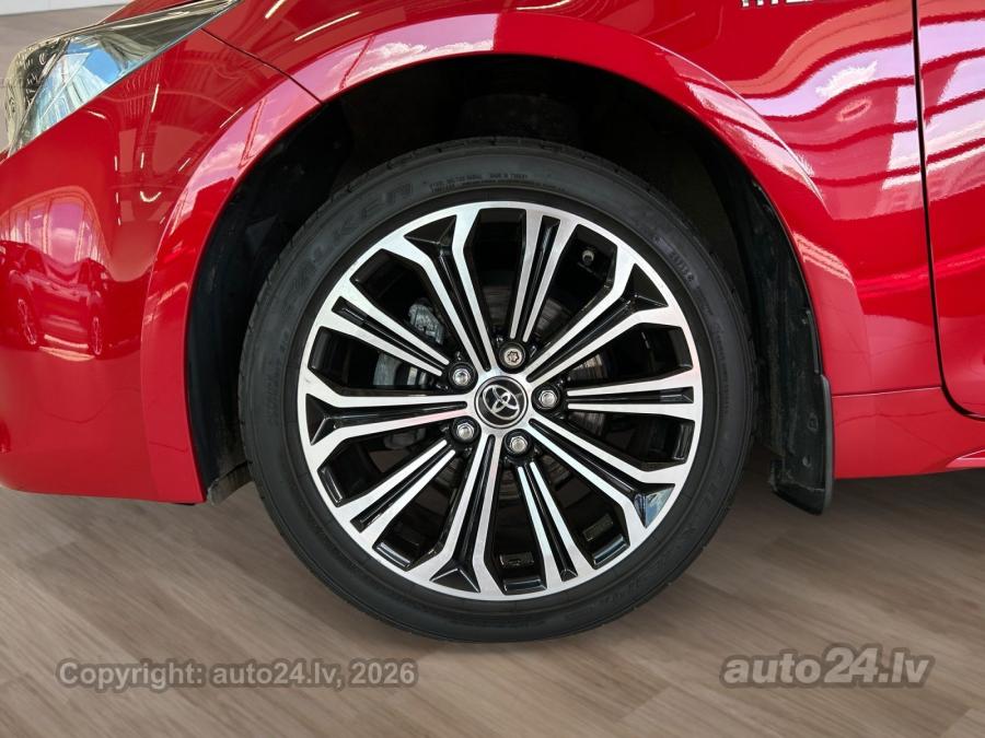 Red Toyota Corolla 2019 in Parnu, with an engine capacity of 1.80 L and mileage of 36 thousand km for 18500 €, photo 16 on AUTOMOTO.COM.LV