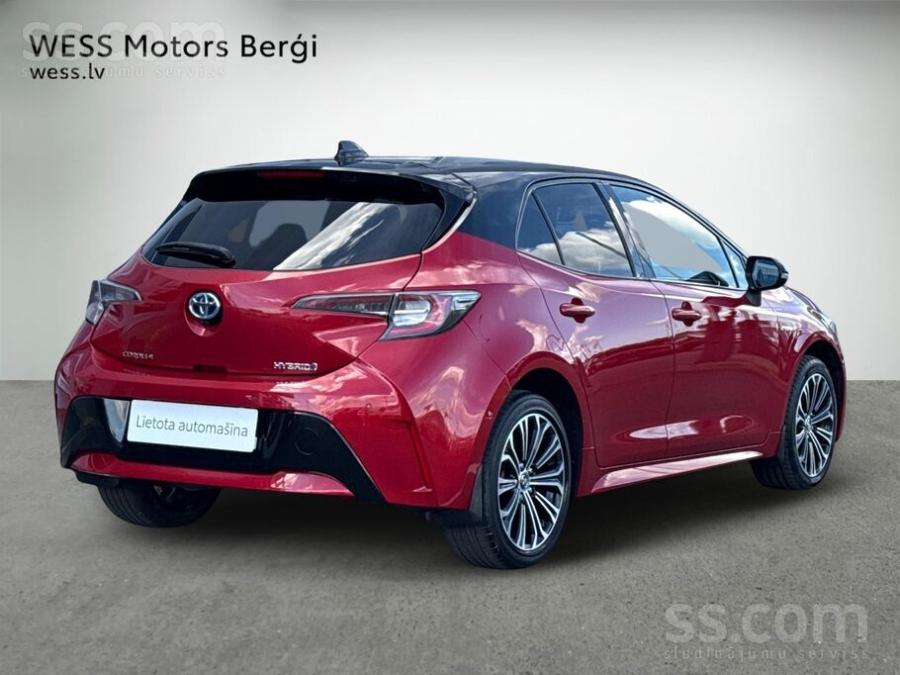 Red Toyota Corolla 2019 in Riga, with an engine capacity of 1.80 L and mileage of 76 thousand km for 18400 €, photo 3 on AUTOMOTO.COM.LV