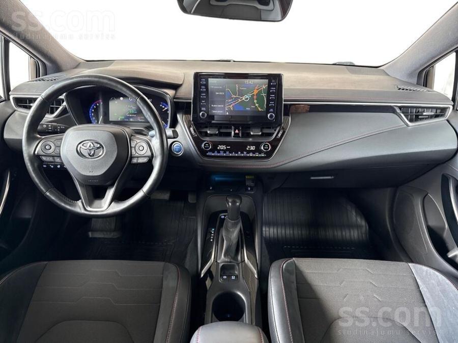Red Toyota Corolla 2019 in Riga, with an engine capacity of 1.80 L and mileage of 76 thousand km for 18400 €, photo 9 on AUTOMOTO.COM.LV