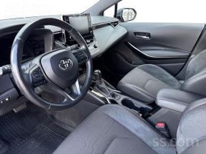 Red Toyota Corolla 2019 in Riga, with an engine capacity of 1.80 L and mileage of 76 thousand km for 18400 €, photo 12 on AUTOMOTO.COM.LV