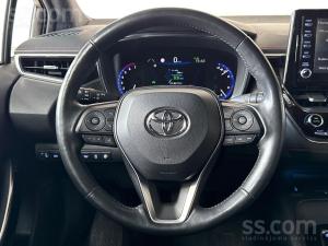 Red Toyota Corolla 2019 in Riga, with an engine capacity of 1.80 L and mileage of 76 thousand km for 18400 €, photo 13 on AUTOMOTO.COM.LV