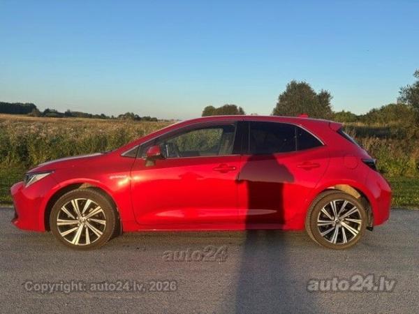 Sarkans Toyota Corolla 2021 Tallina, ar dzinēja tilpumu 1.80 L un nobraukumu 57 tūkst. km par 18800 €, foto 3 vietnē AUTOMOTO.COM.LV