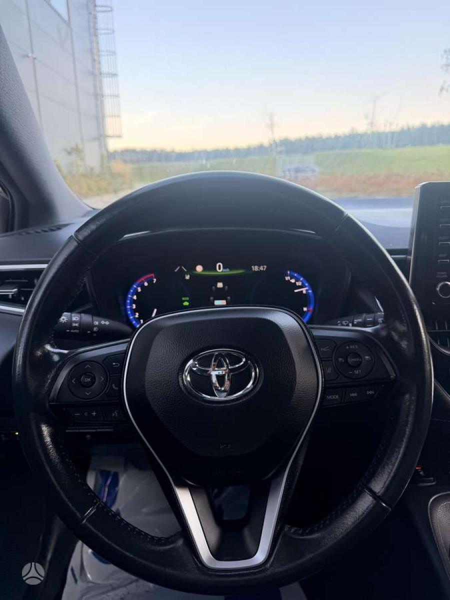 Красный Тойота Королла 2021 в Вильнюс, объемом двигателя 1.80 л и пробегом 145 тыс. км за 17850 €, фото 38 на AUTOMOTO.COM.LV