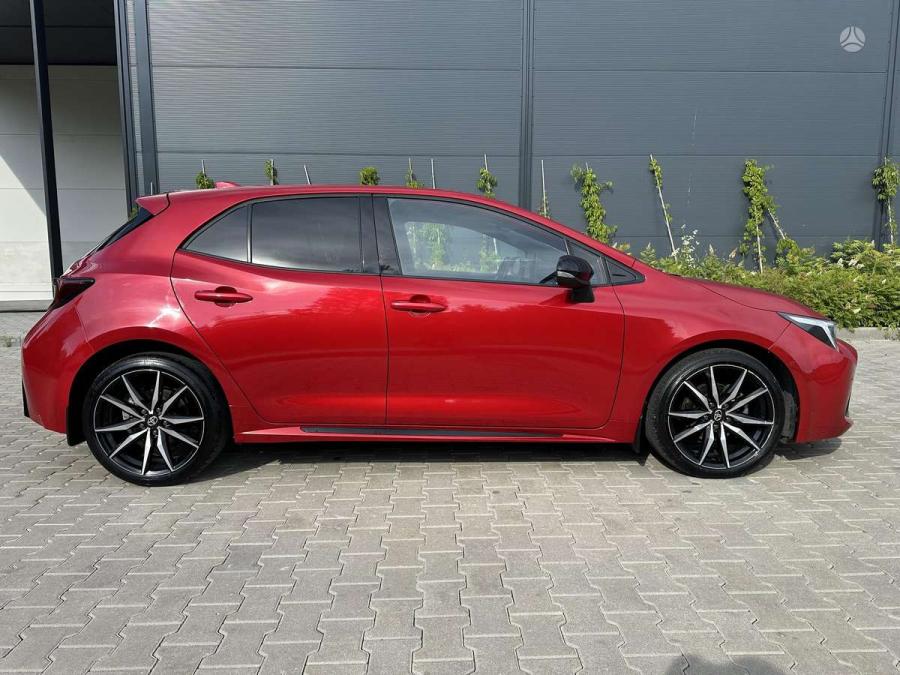 Sarkans Toyota Corolla 2023 Viļņa, ar dzinēja tilpumu 1.80 L un nobraukumu 21 tūkst. km par 19350 €, foto 8 vietnē AUTOMOTO.COM.LV