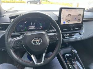 Sarkans Toyota Corolla 2023 Viļņa, ar dzinēja tilpumu 1.80 L un nobraukumu 21 tūkst. km par 19350 €, foto 43 vietnē AUTOMOTO.COM.LV