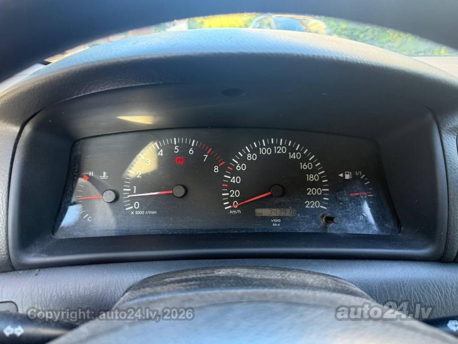 Красный Тойота Королла 2002 в Таллин, объемом двигателя 1.40 л и пробегом 344 тыс. км за 999 €, фото 5 на AUTOMOTO.COM.LV