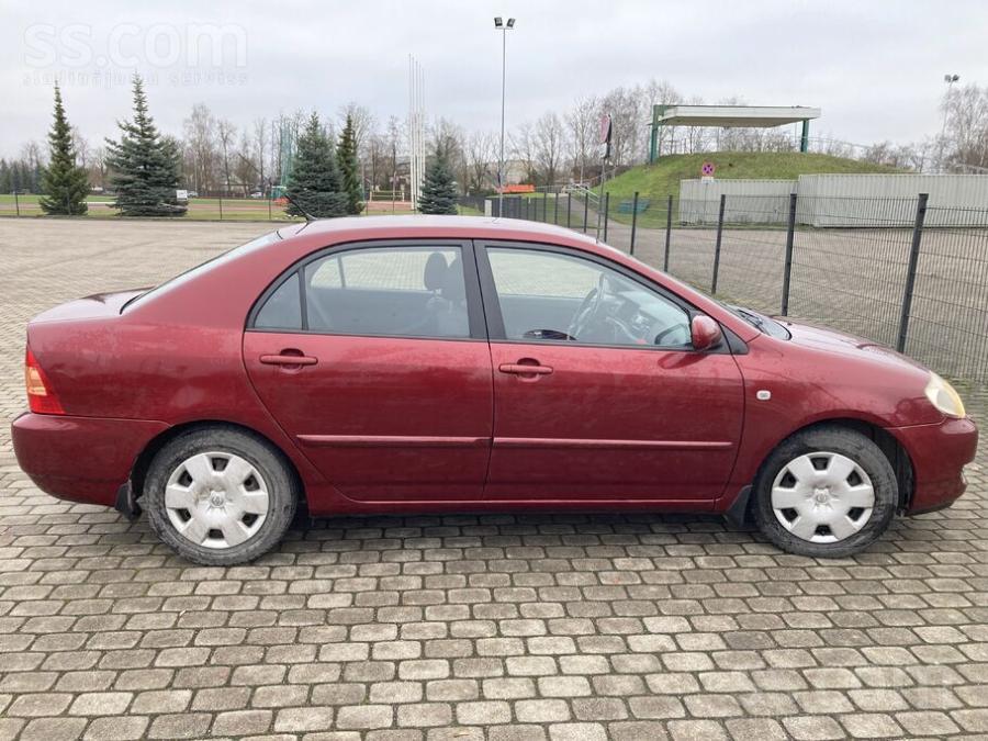 Красный Тойота Королла 2005 в Елгава, объемом двигателя 1.60 л и пробегом 151 тыс. км за 2000 €, фото 4 на AUTOMOTO.COM.LV