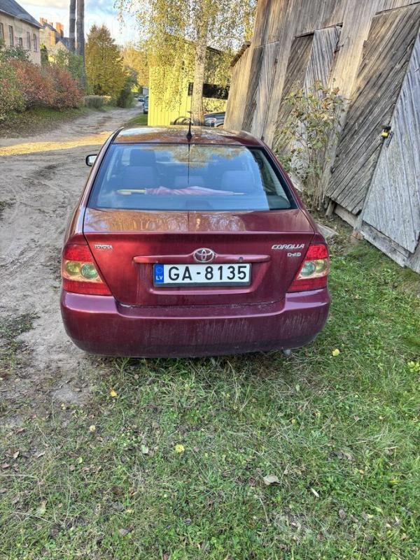 Red Toyota Corolla 2006 in Cesis, with an engine capacity of 1.40 L and mileage of 340 thousand km for 700 €, photo 3 on AUTOMOTO.COM.LV