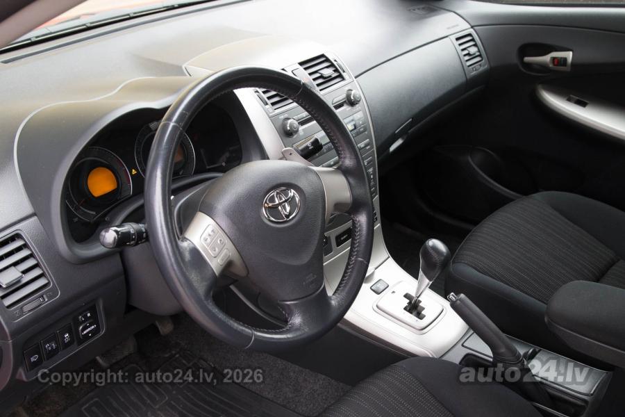 Sarkans Toyota Corolla 2007 Tallina, ar dzinēja tilpumu 1.60 L un nobraukumu 192 tūkst. km par 3690 €, foto 12 vietnē AUTOMOTO.COM.LV