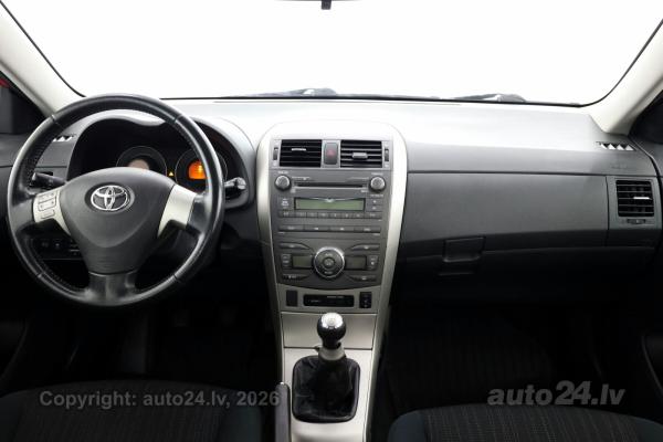 Red Toyota Corolla 2007 in Tallinn, with an engine capacity of 1.60 L and mileage of 262 thousand km for 1999 €, photo 6 on AUTOMOTO.COM.LV