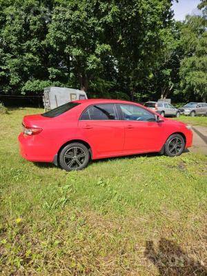 Sarkans Toyota Corolla 2013 Rīga, ar dzinēja tilpumu 1.60 L un nobraukumu 206 tūkst. km par 4750 €, foto 3 vietnē AUTOMOTO.COM.LV
