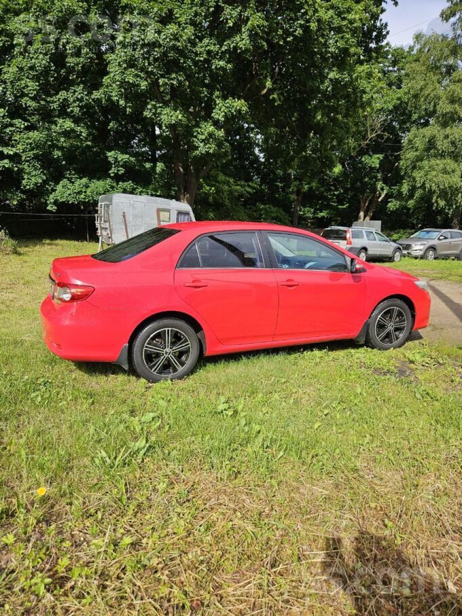 Sarkans Toyota Corolla 2013 Rīga, ar dzinēja tilpumu 1.60 L un nobraukumu 206 tūkst. km par 4750 €, foto 3 vietnē AUTOMOTO.COM.LV